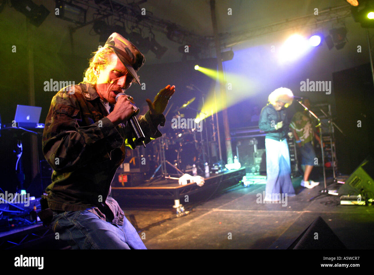 Stereo mcs hi-res stock photography and images - Alamy