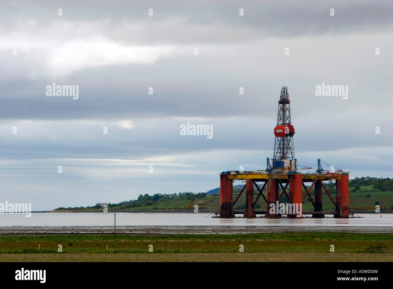 Oil Platform Stock Photo - Alamy