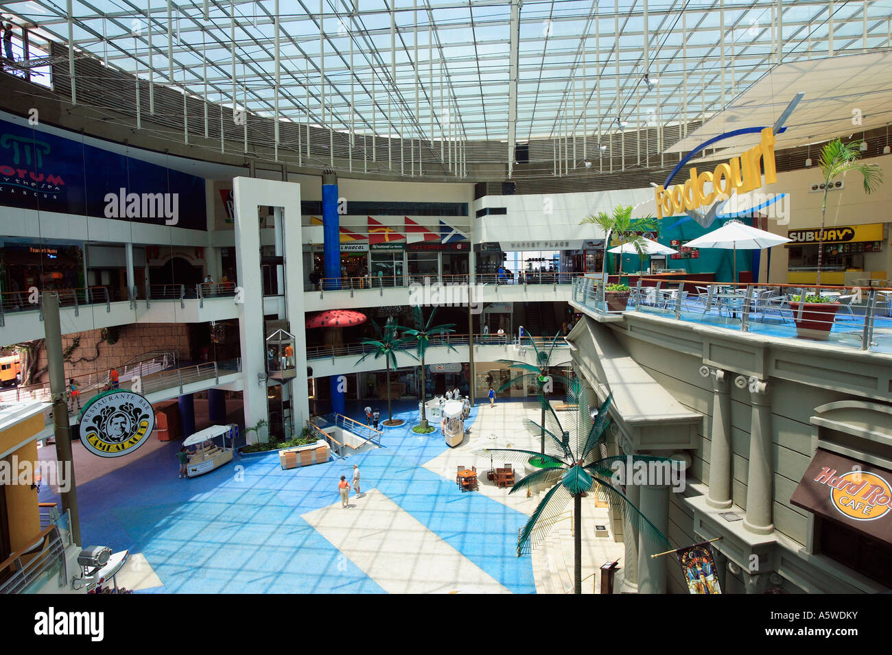 Cancun / Shopping mall Stock Photo: 11391422 - Alamy