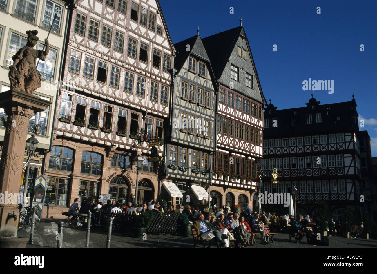 Historic Roemer square in Frankfurt Stock Photo - Alamy