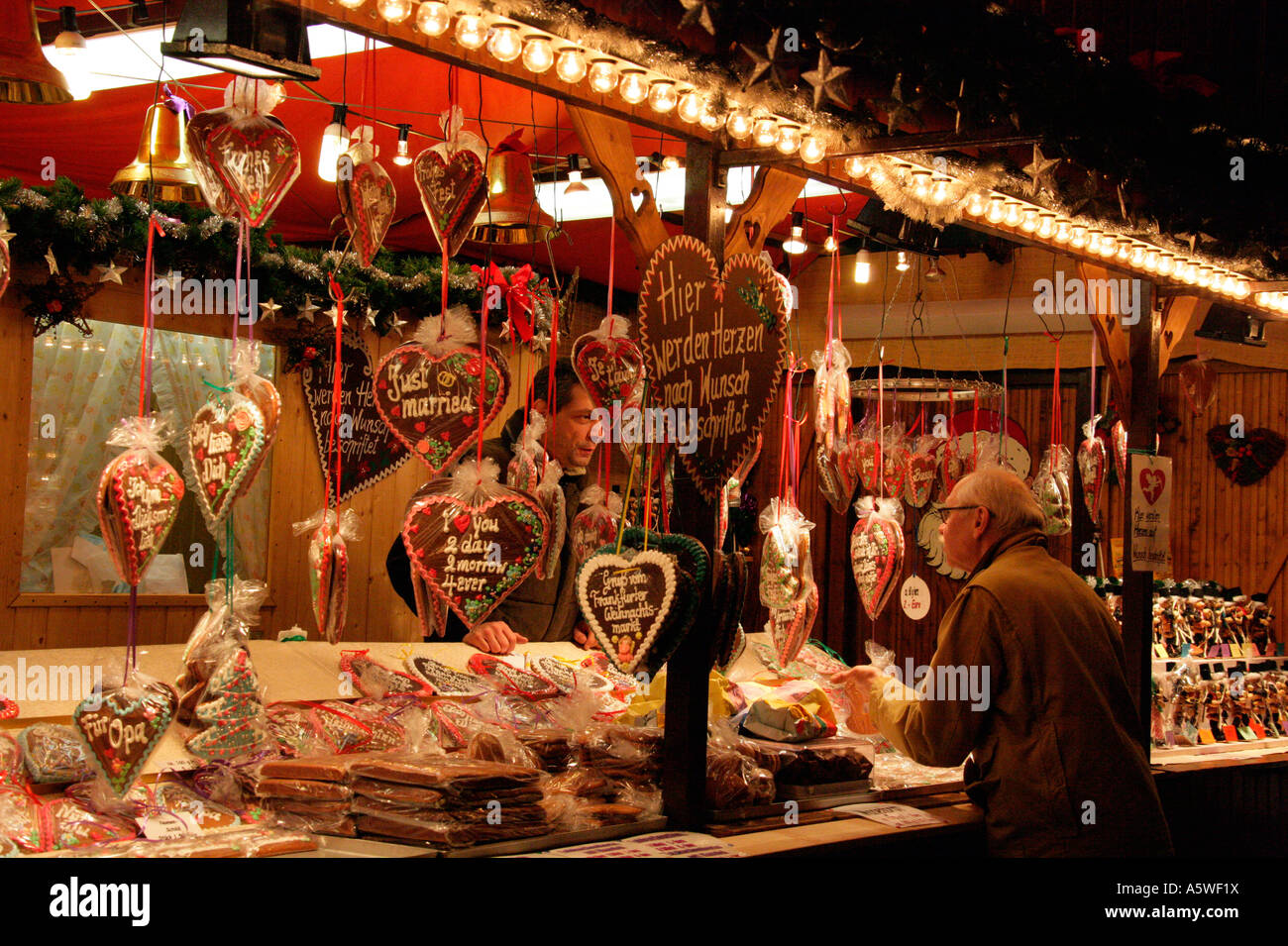 Market stall / Frankfurt Stock Photo - Alamy