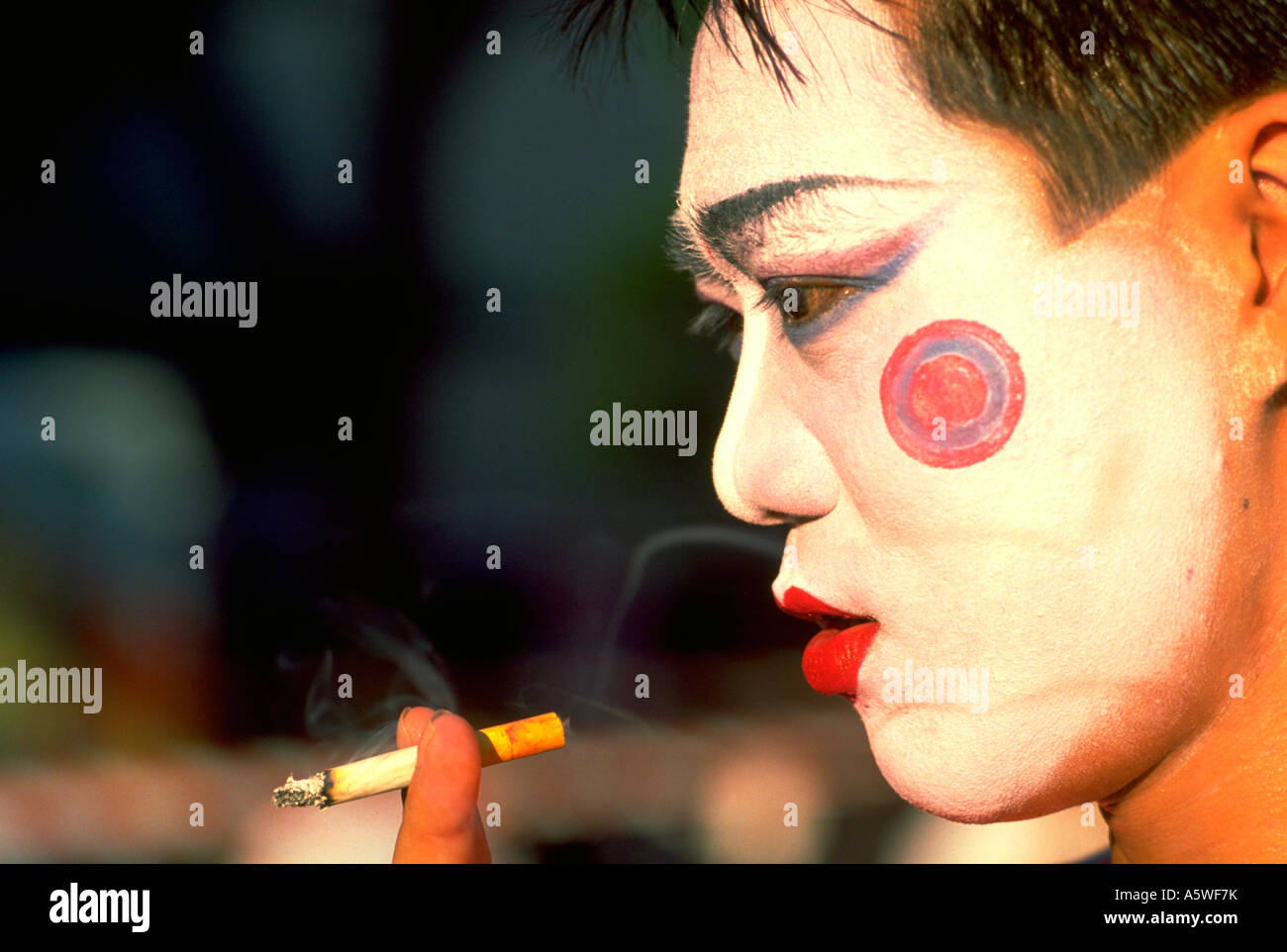 Androgynous fashion hi-res stock photography and images - Alamy