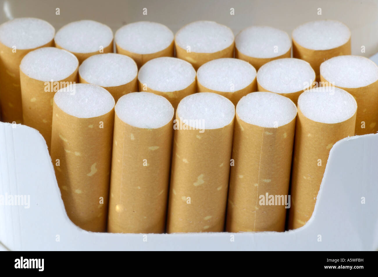 Cigarettes horizontal hi-res stock photography and images - Alamy