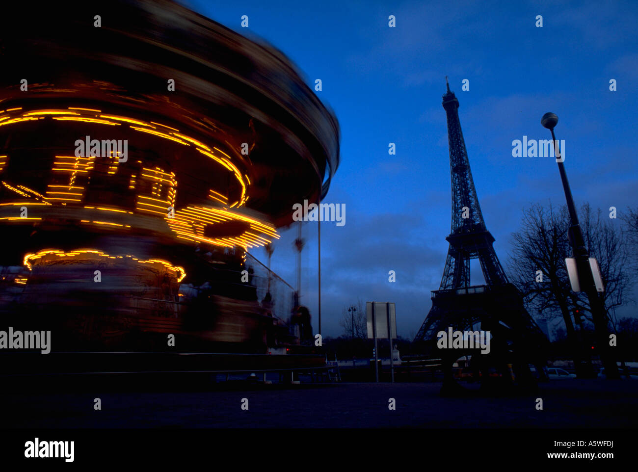 Square trees paris hi-res stock photography and images - Alamy
