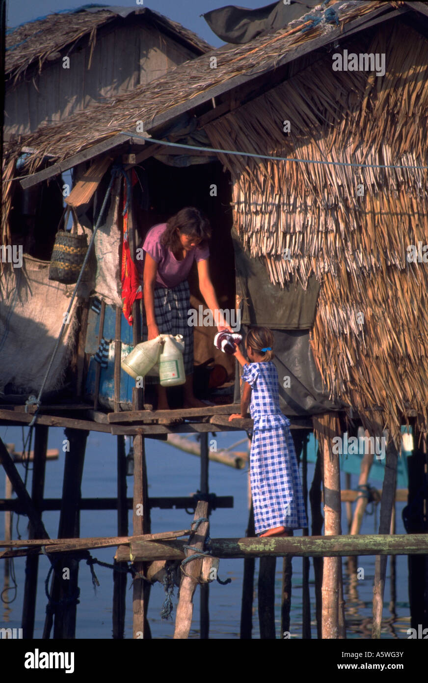 House stilts family hi-res stock photography and images - Alamy