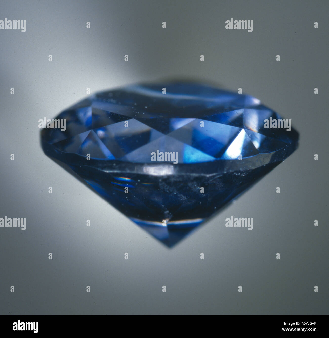 Benitoite hi-res stock photography and images - Alamy