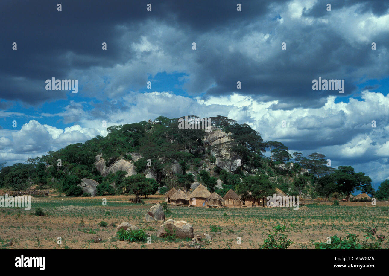 Zimbabwe village hi-res stock photography and images - Alamy