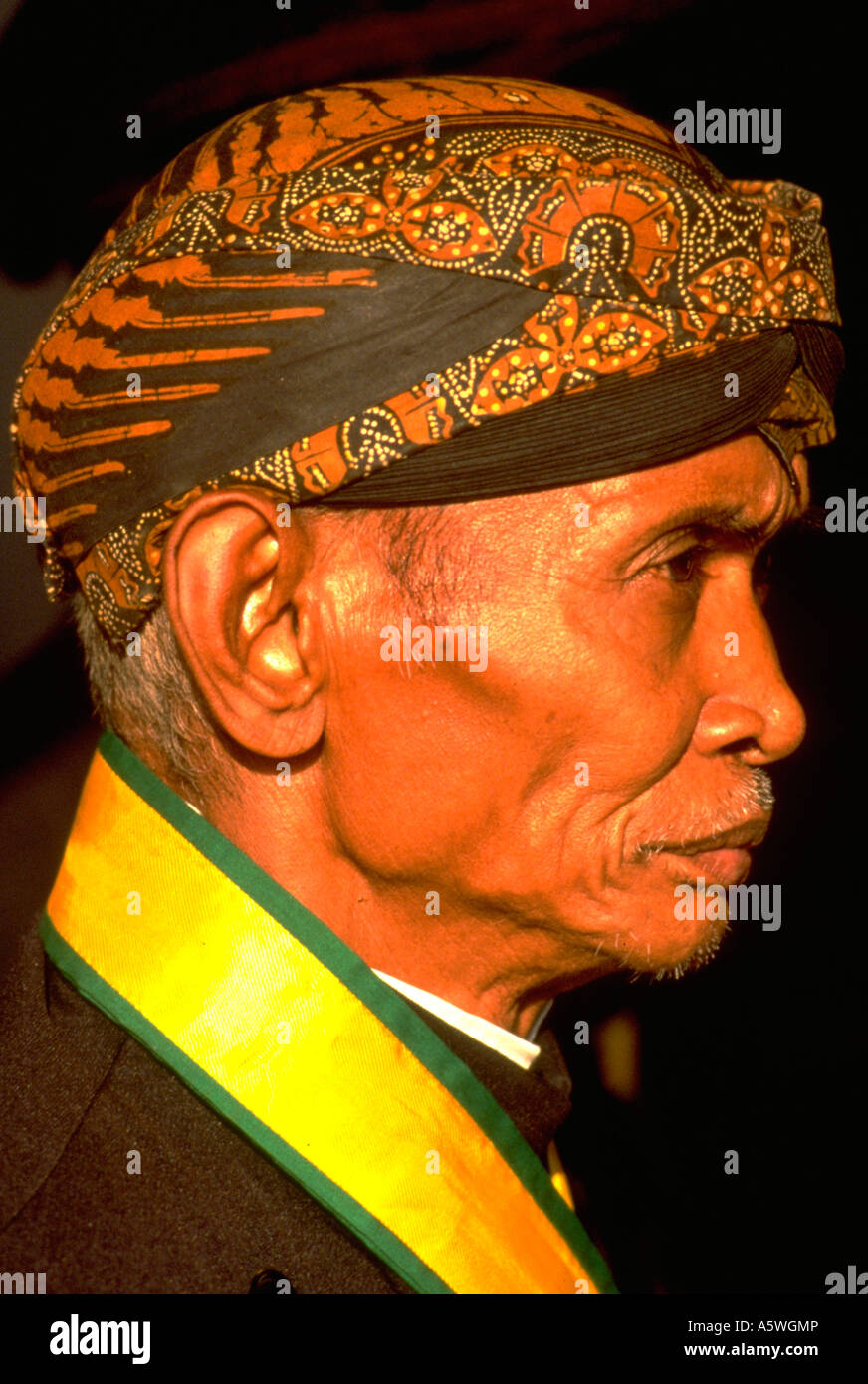 Distinguished man profile hi-res stock photography and images - Alamy