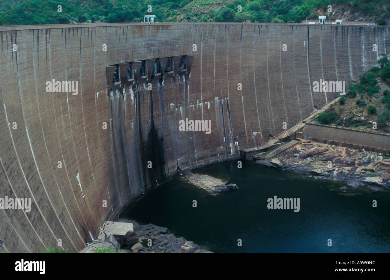 Kariba dam hi-res stock photography and images - Alamy