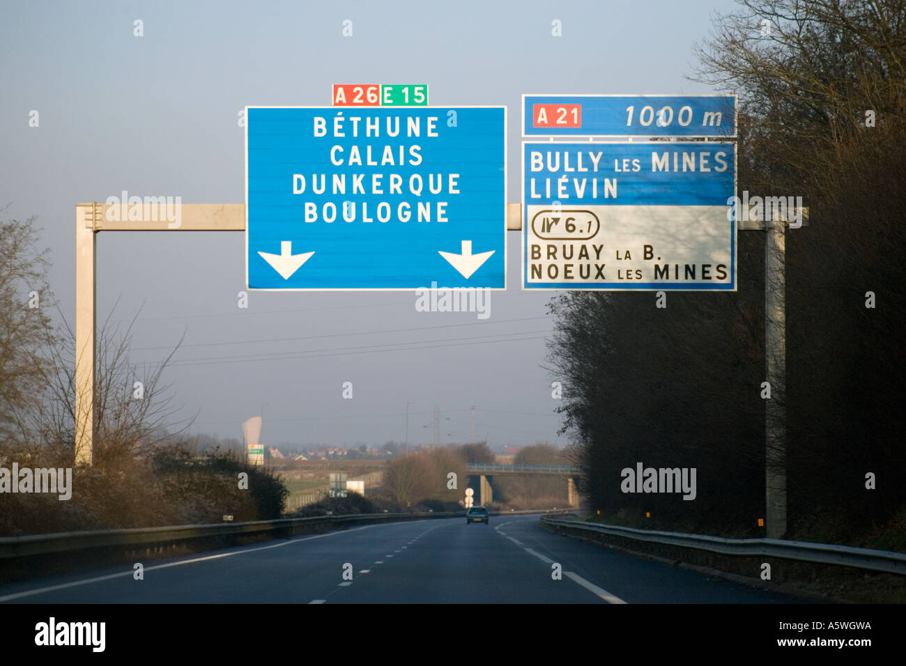 Motorway direction hi-res stock photography and images - Alamy