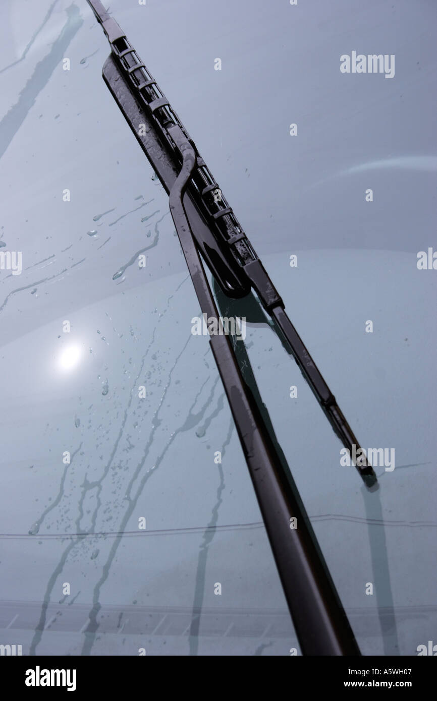 Windscreen wiper hi-res stock photography and images - Alamy