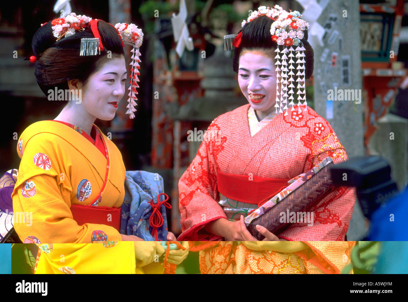 Old woman japan hi-res stock photography and images - Alamy