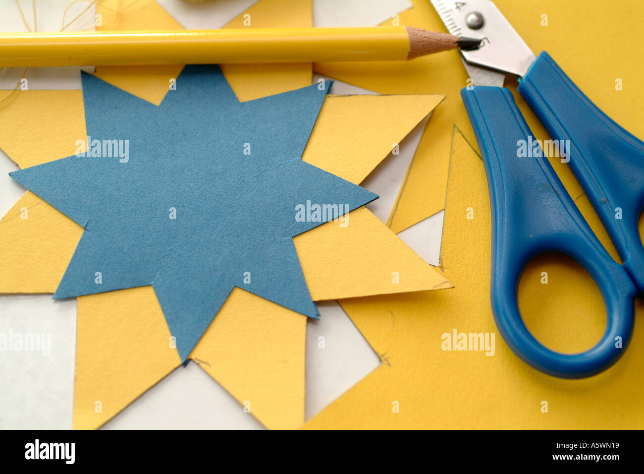 Children tinkering hi-res stock photography and images - Alamy