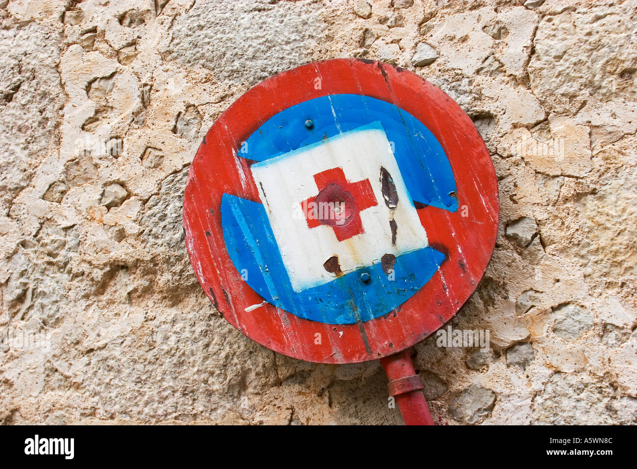 Dented stopping restriction sign Stock Photo - Alamy
