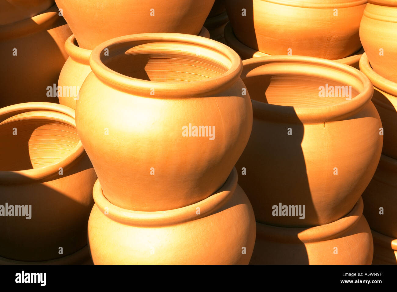 Clay tub hi-res stock photography and images - Alamy