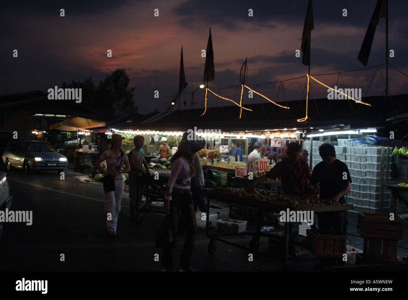 night market Kuching Borneo Malaysia Stock Photo - Alamy