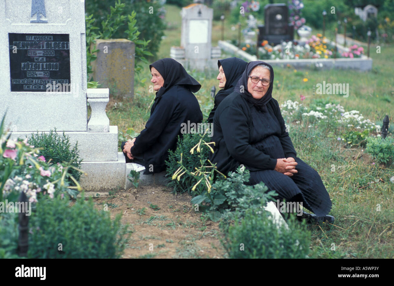 Grave of a women hi-res stock photography and images - Alamy