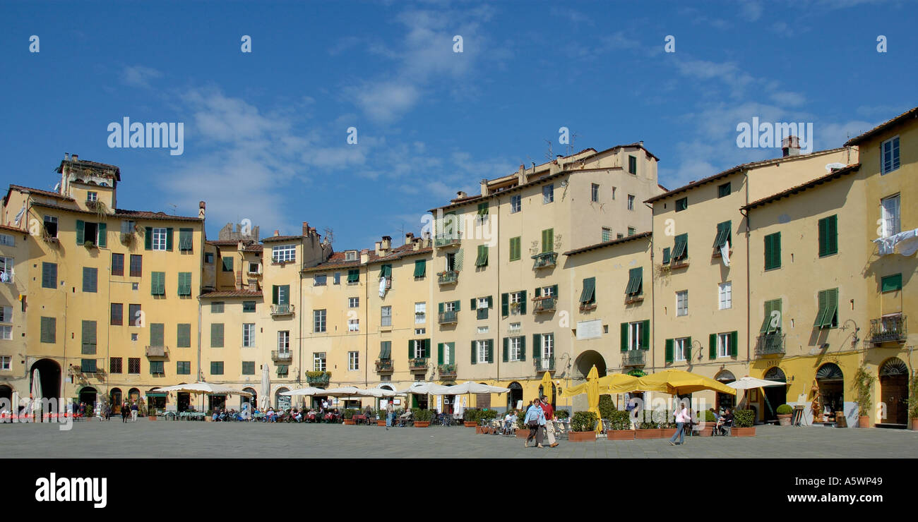 Colourful buildings of Piazza Anfiteatro Amphitheatre plaza Lucca ...