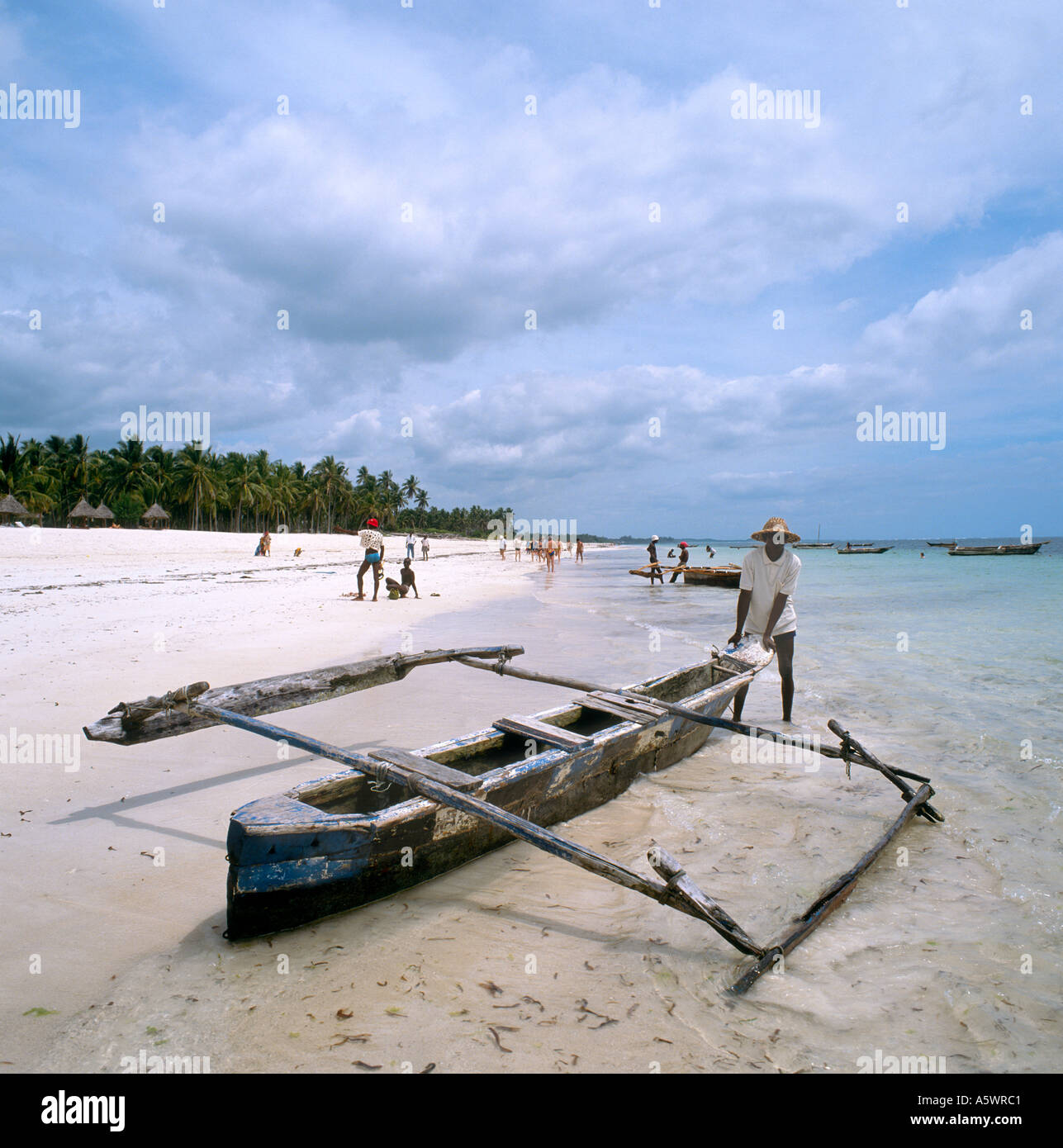 Dugout with outriggers hi-res stock photography and images - Alamy