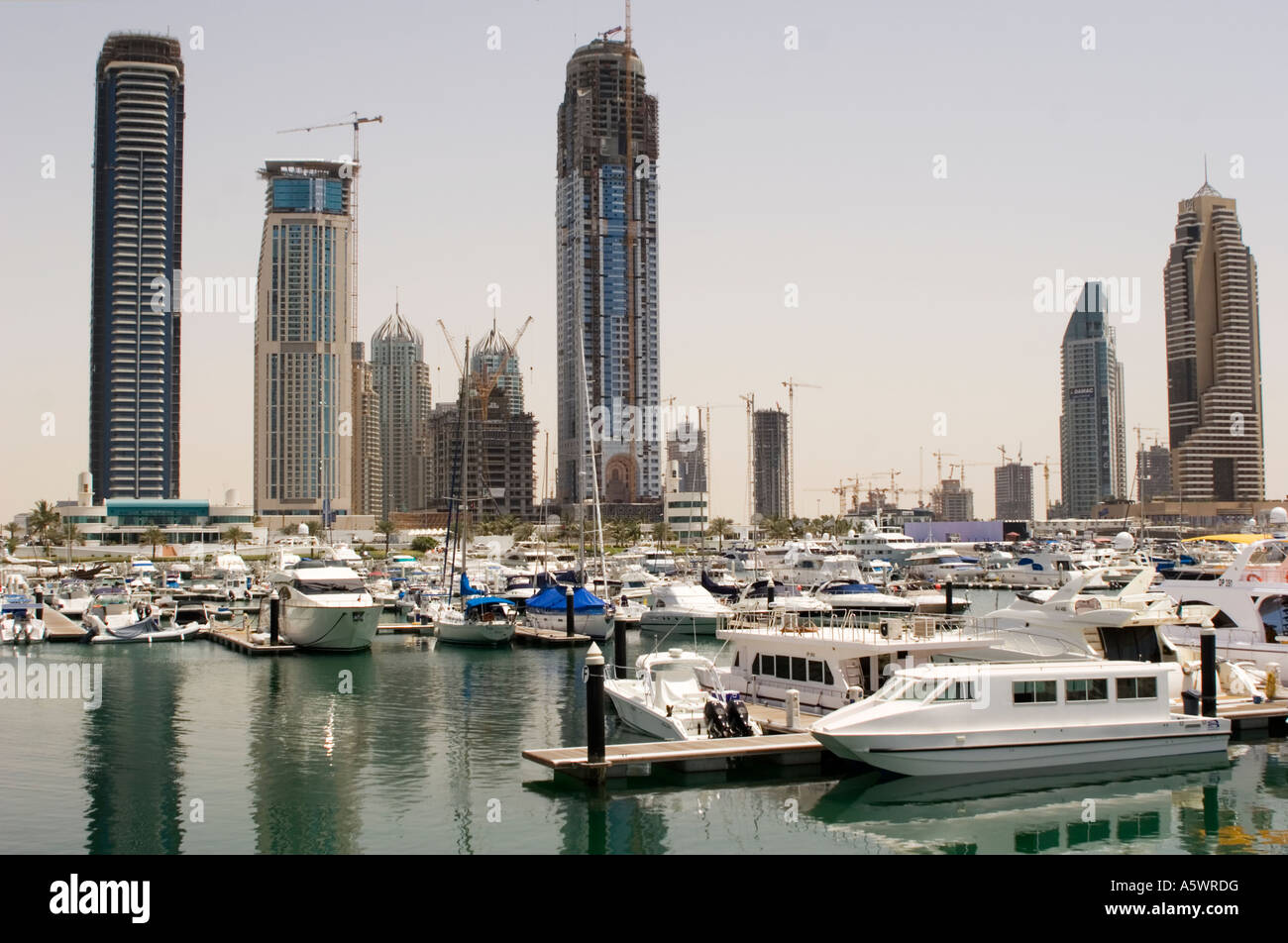 High rise being built hi-res stock photography and images - Alamy