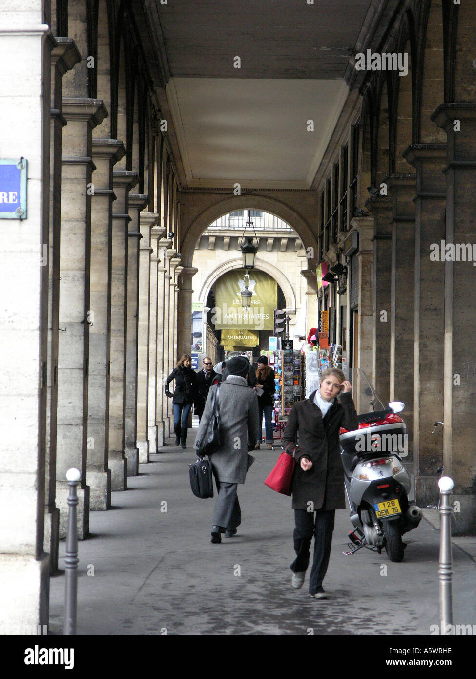 Shopping arcade rue de rivoli hi-res stock photography and images - Alamy