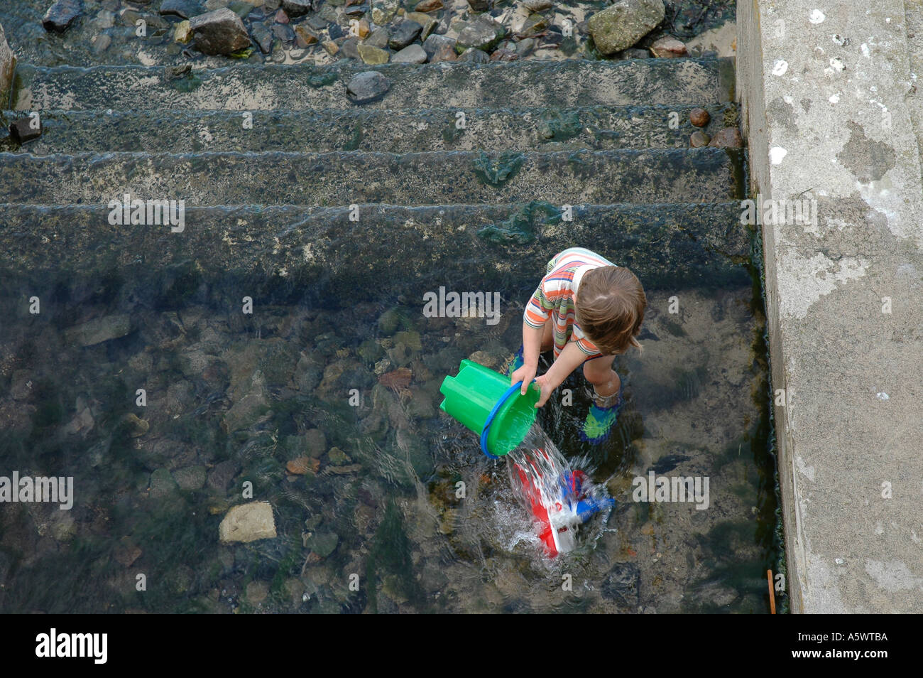 Boy in bucket hat hi-res stock photography and images - Alamy