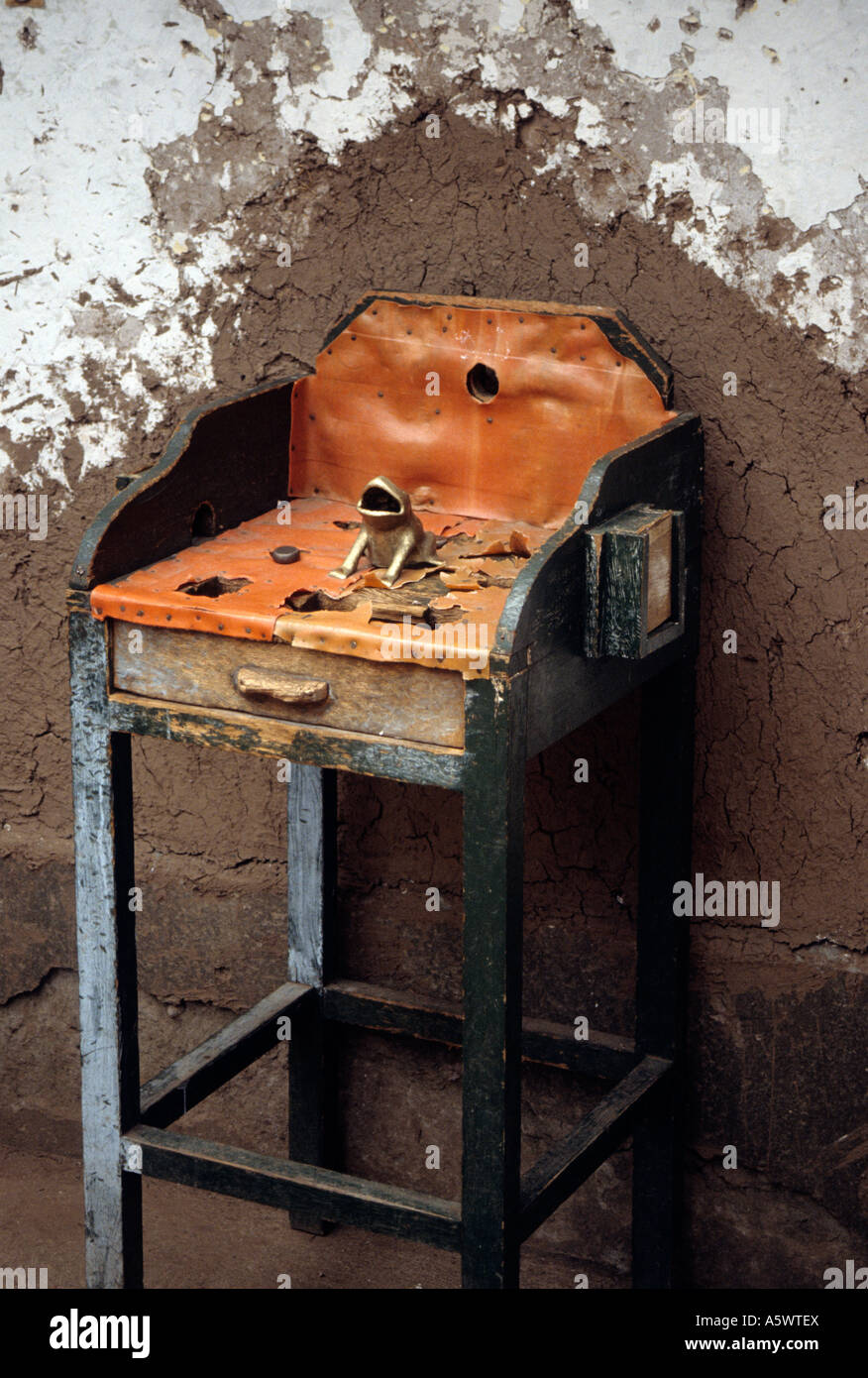 Peru frog game hi-res stock photography and images - Alamy