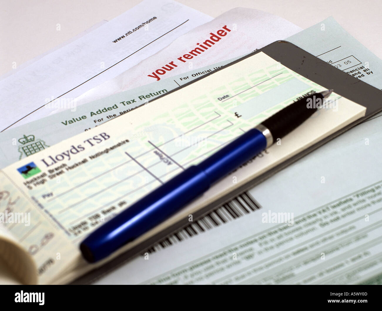 Giro cheque hi-res stock photography and images - Alamy
