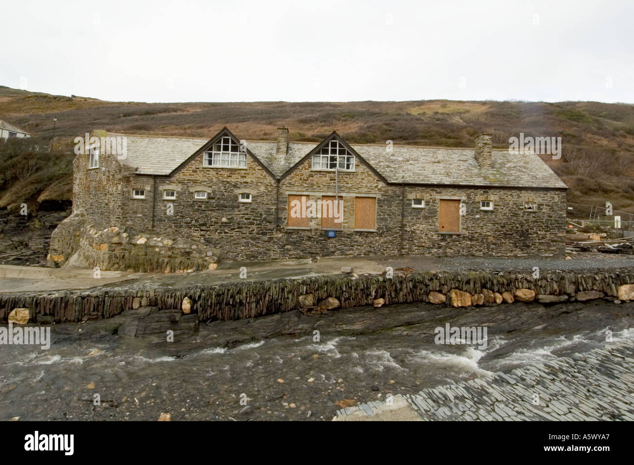 Boscastle cornwall storm hi-res stock photography and images - Alamy