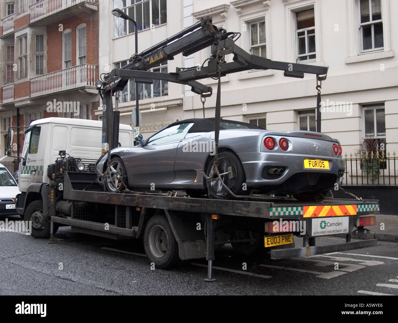 Lorry towed hi-res stock photography and images - Alamy