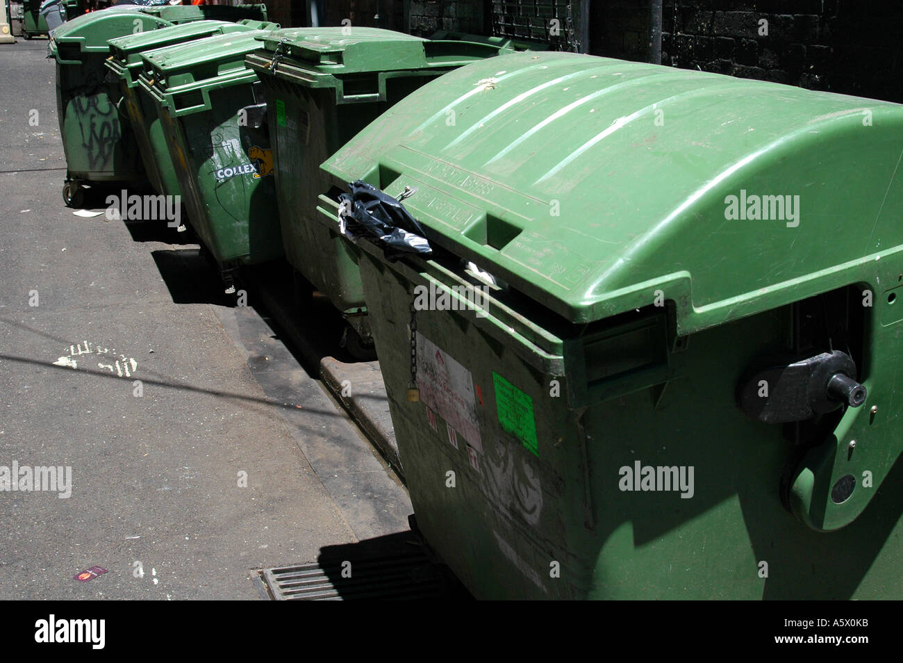 Garbo truck hi-res stock photography and images - Alamy