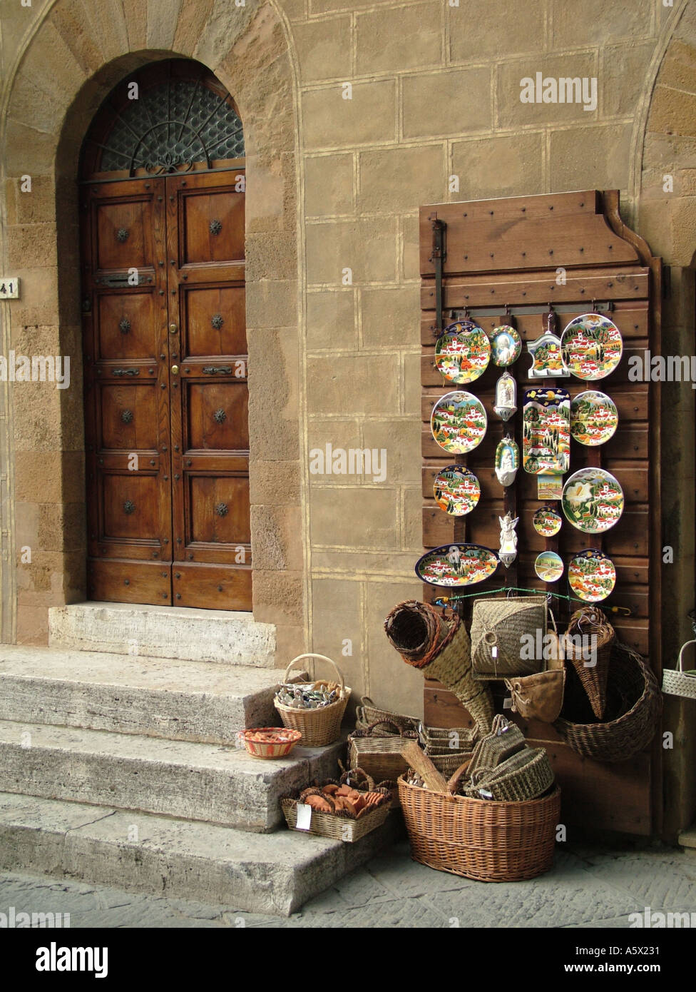 Tuscany italy ceramic painted pottery hi-res stock photography and ...