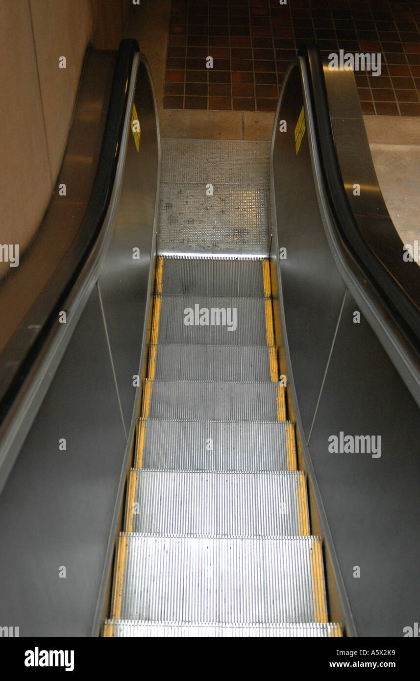 Escalator transport hi-res stock photography and images - Alamy