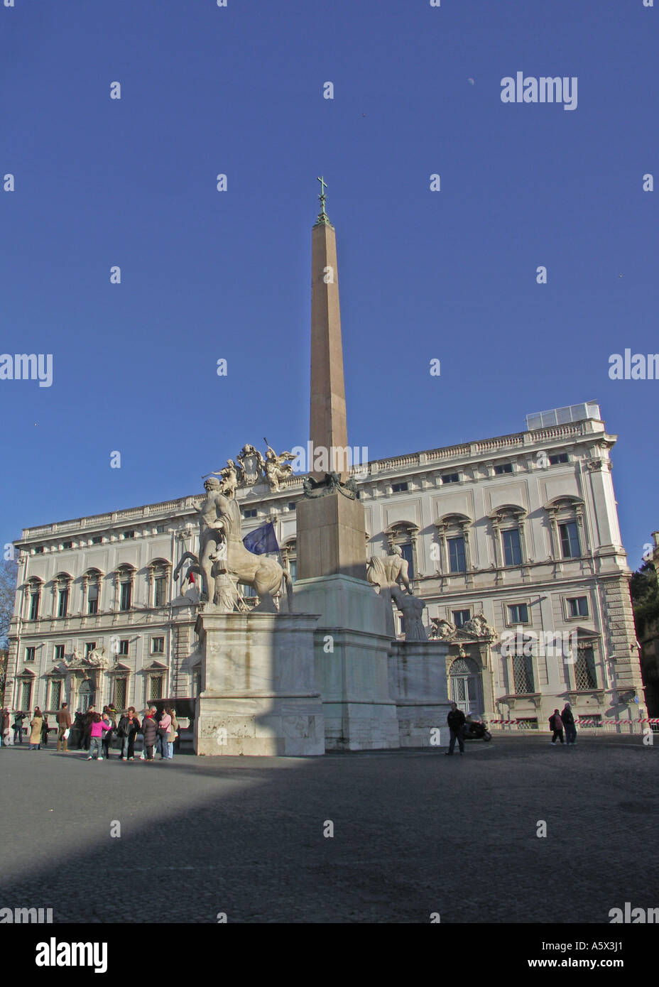 Stone pillar obelisk quirinale square hill palazzo hi-res stock ...