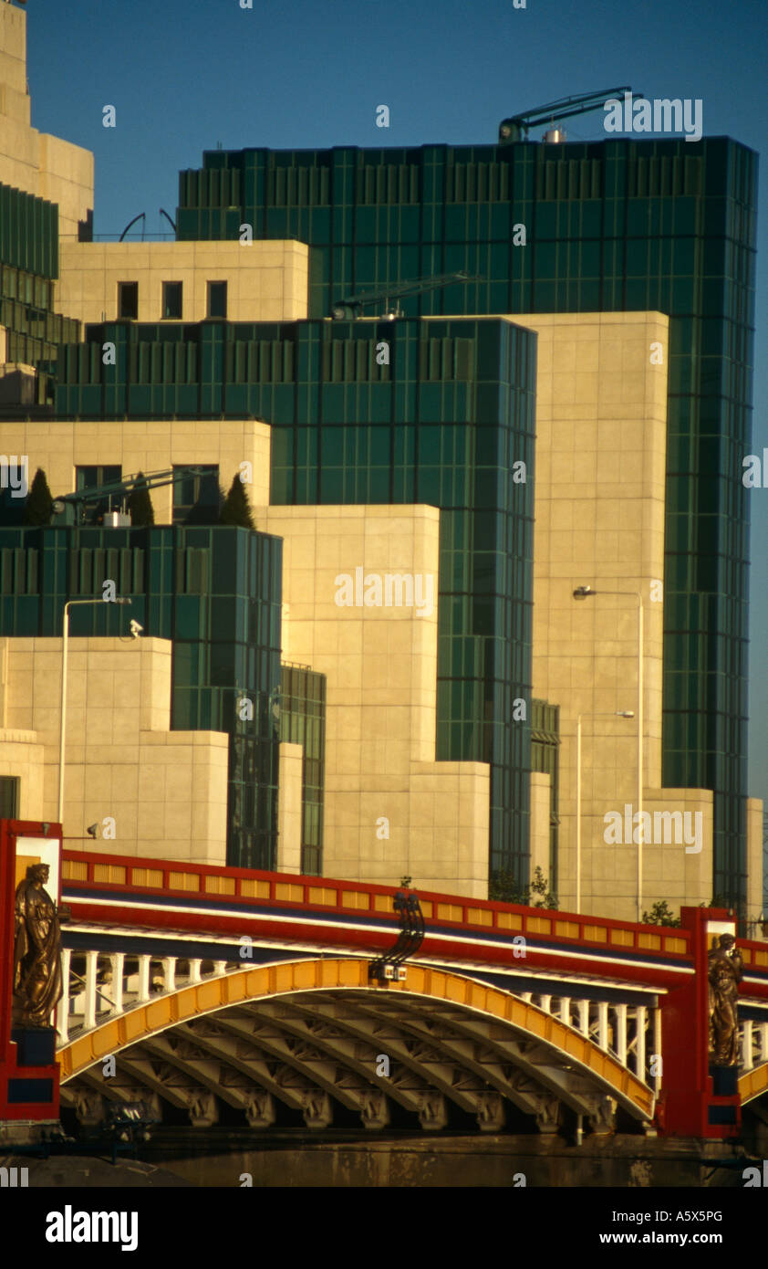 The MI6 Building and Vauxhall Bridge, London, England, UK Stock Photo ...