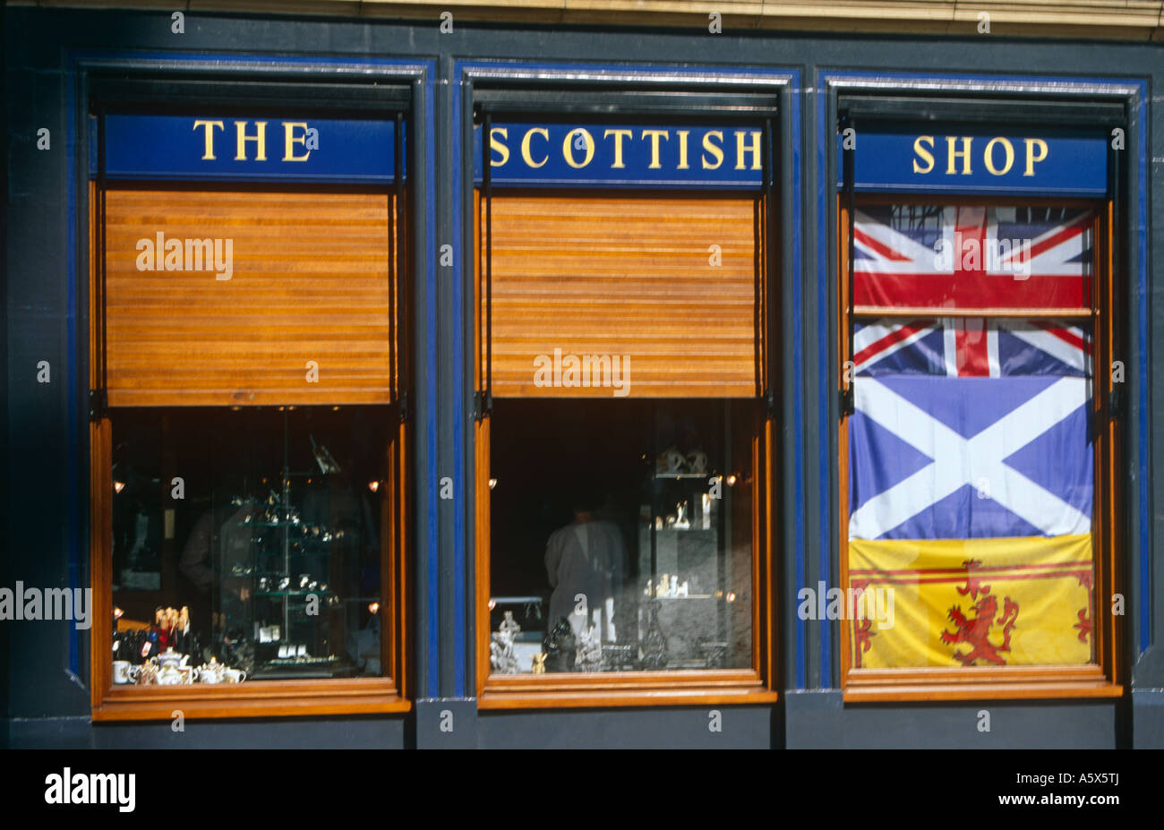 The Scottish Shop, The Royal Mile, Edinburgh, Scotland, UK Stock Photo ...