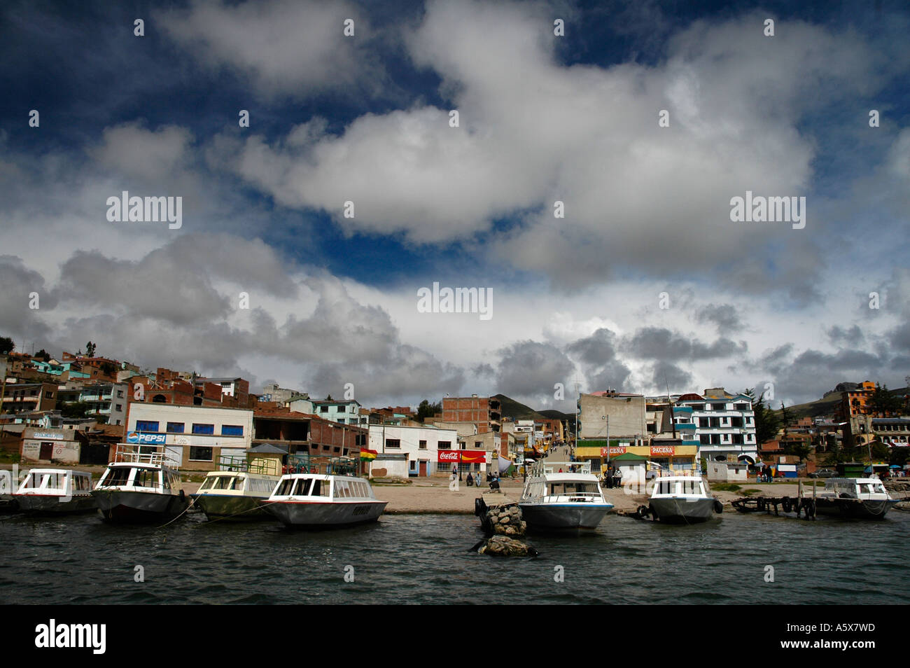 Poor bolivian man hi-res stock photography and images - Alamy