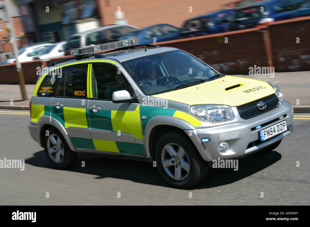 British paramedic vehicles hi-res stock photography and images - Alamy