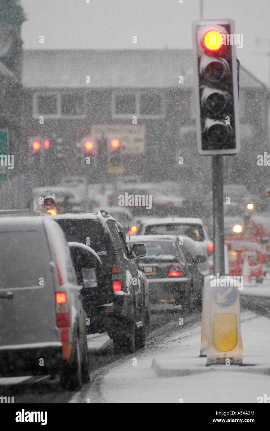 Slippery traffic on snowy road hi-res stock photography and images - Alamy