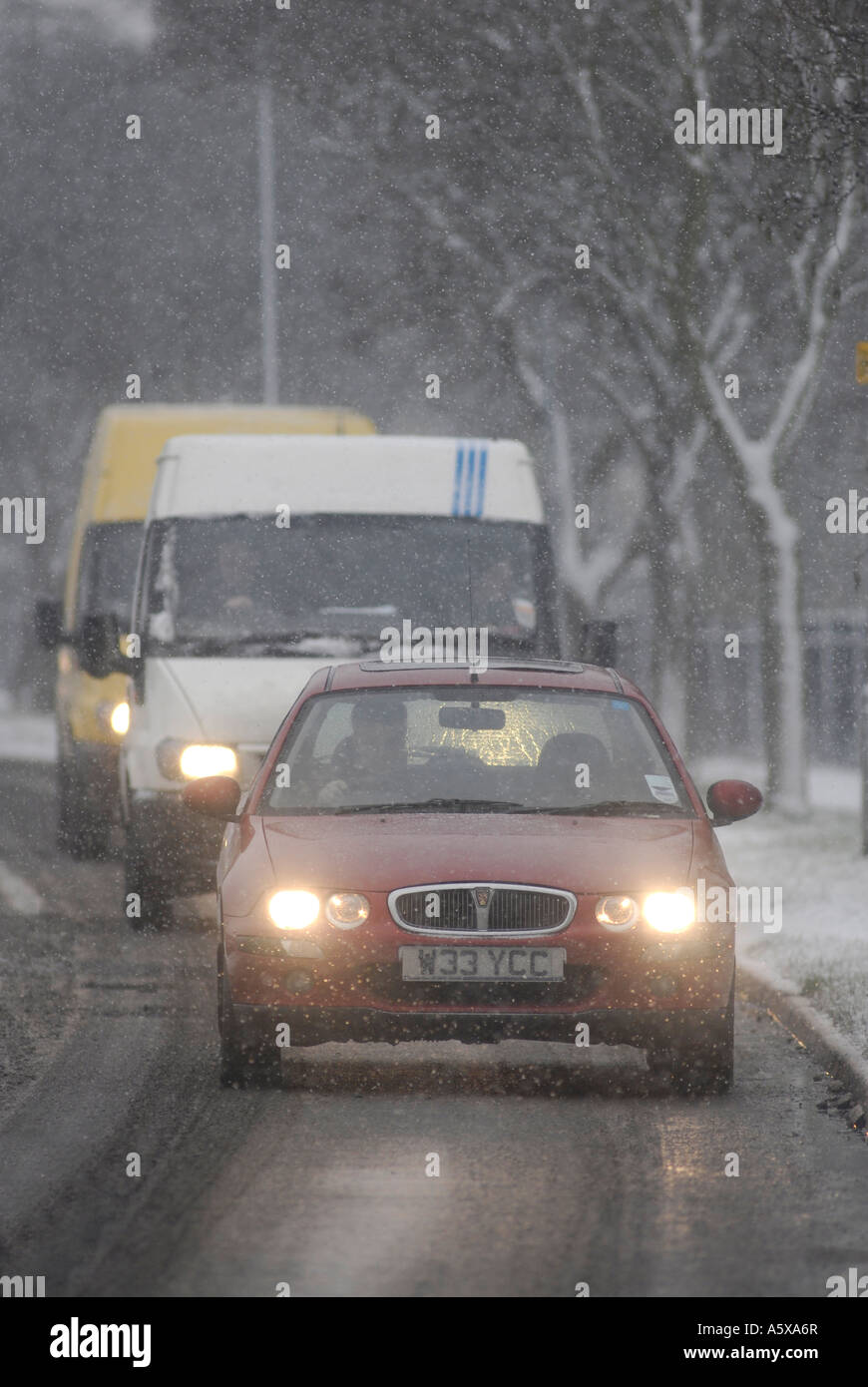 Traffic driving slowly work hi-res stock photography and images - Alamy