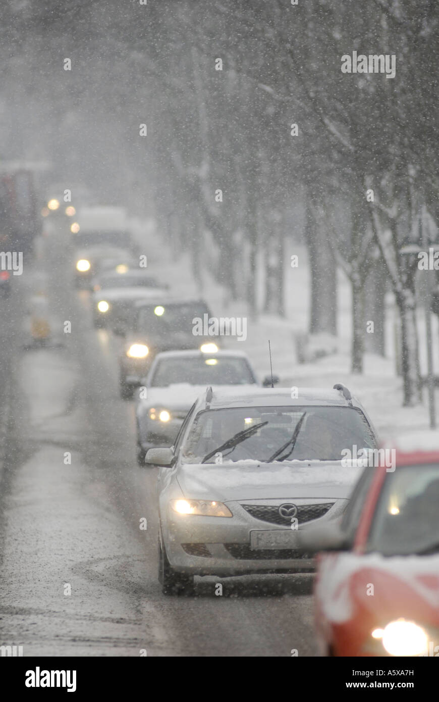 Snowing drivers hi-res stock photography and images - Alamy