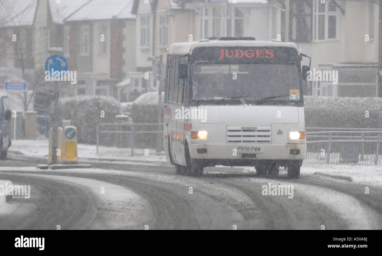 Buses Driving In Snow High Resolution Stock Photography and Images - Alamy