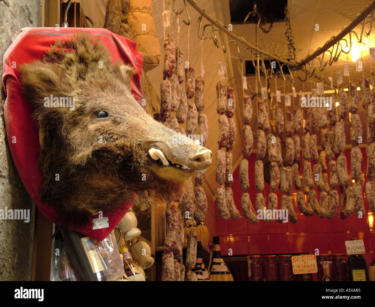 Boars head italy hi-res stock photography and images - Alamy