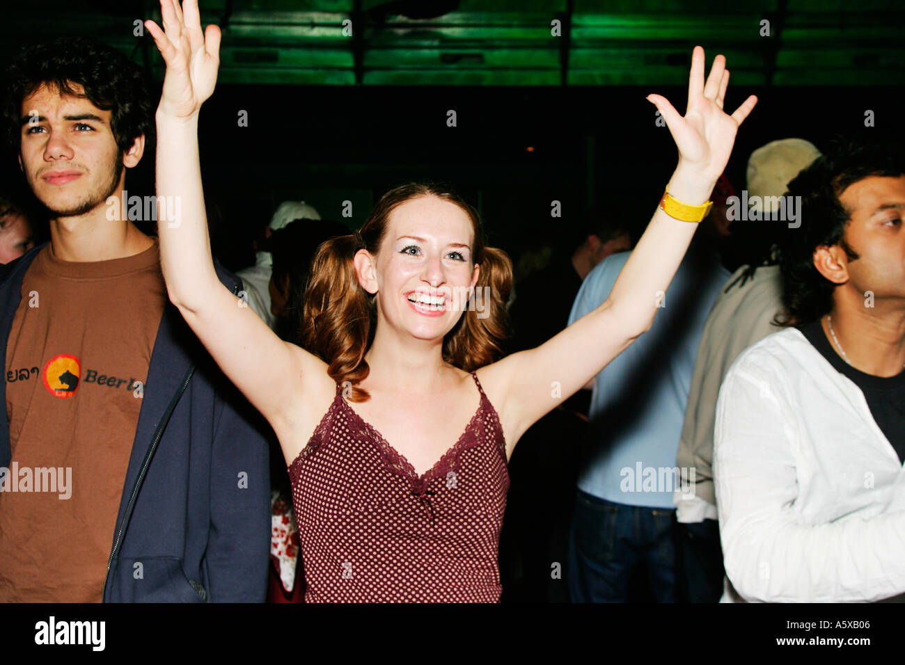 Deaf people signing hi-res stock photography and images - Alamy
