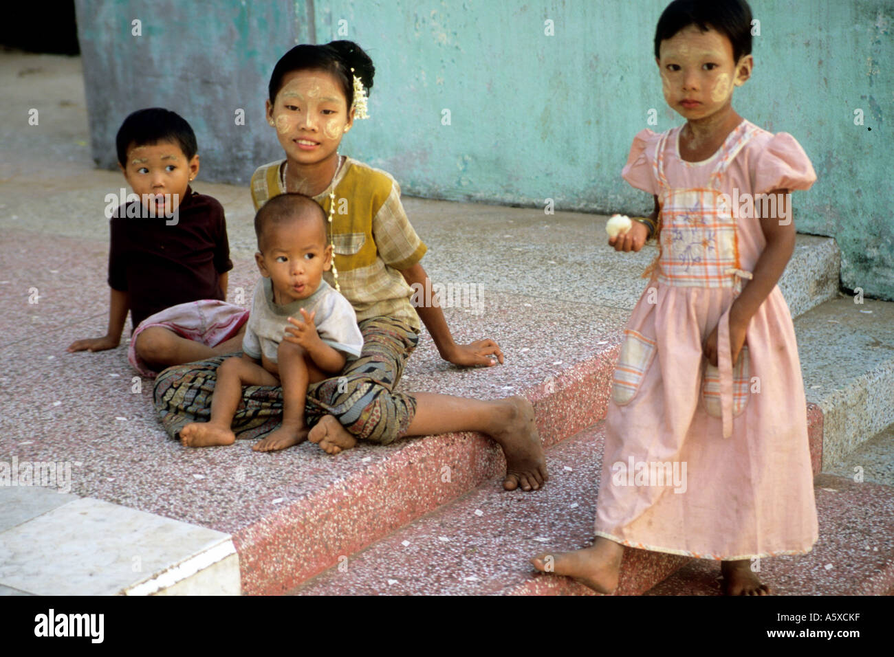 Myanmar Bago children Stock Photo - Alamy