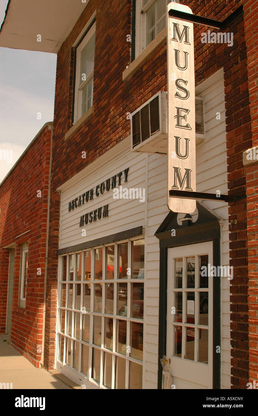 Communal buildings hi-res stock photography and images - Alamy