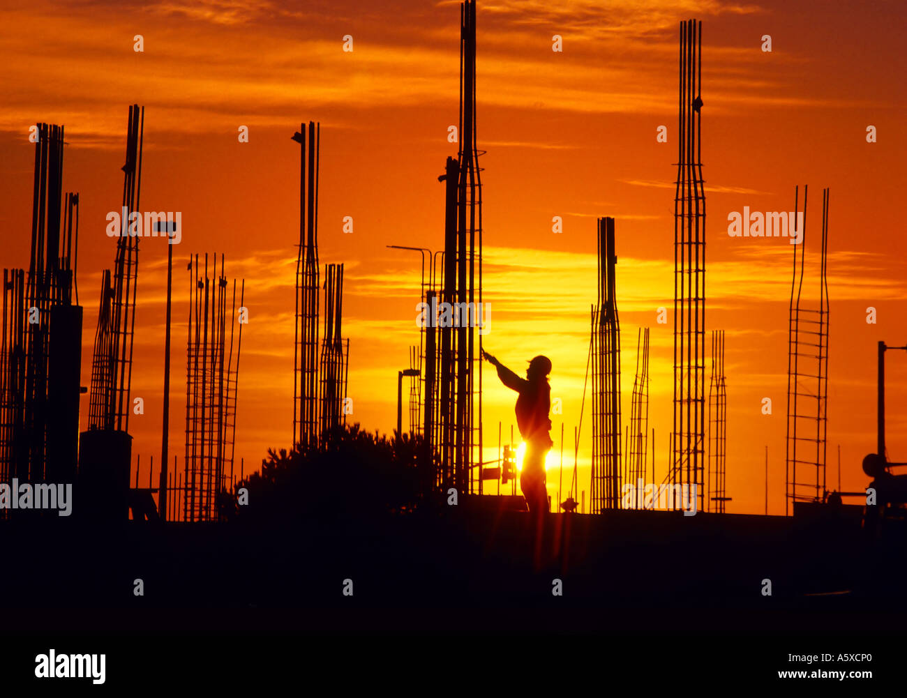 silhouette of construction worker working with rebar Stock Photo - Alamy silhouette of construction worker working with rebar Stock Photo - Alamy