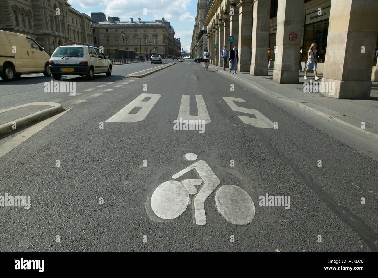 Bus lane road marking hi-res stock photography and images - Alamy