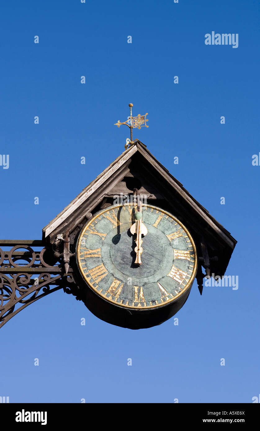 Clock dial numbers 12 hi-res stock photography and images - Alamy