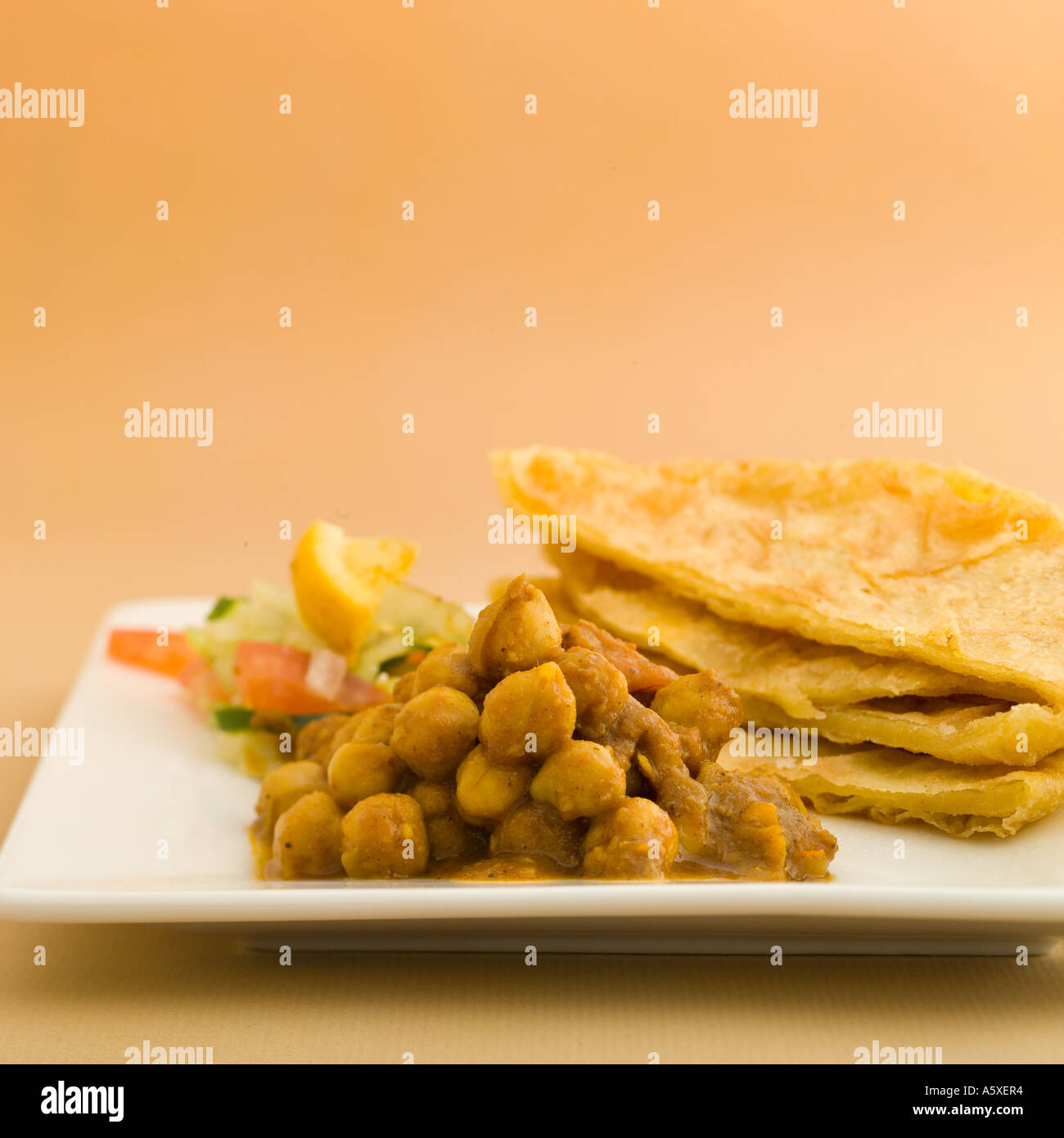 Poori Chole Indian Food Stock Photo - Alamy